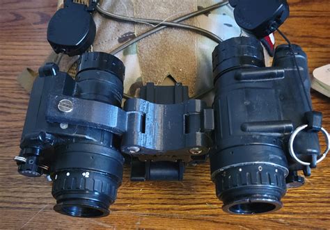 Stl File Pvs 14 Night Vision Articulating Dovetail Bridge・design To