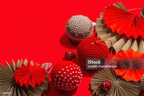 새해 복 많이 받으세요 전통 개념입니다 빨간색 배경에 동양 아시아 스타일의 종이 팬 개념에 대한 스톡 사진 및 기타 이미지 개념 개인 장식품 공휴일 Istock
