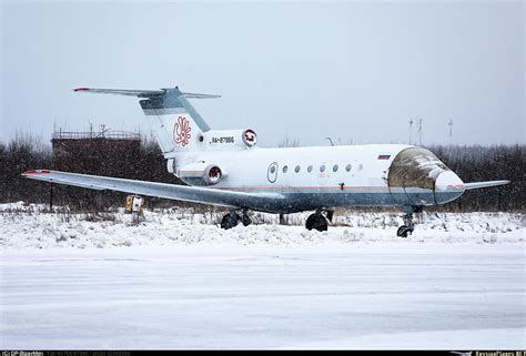 Фотография самолёта · Яковлев · Як-40 · RA-87966 (зав.н. 9820958 ...