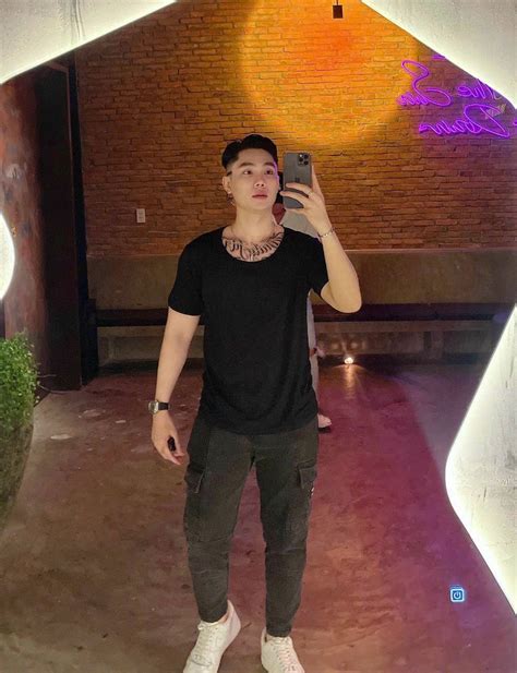 Trai Gym D Ng Ng I Gym Chu N P Trai Cao R O Ch I D M T Nh C M Sex Qu N L I V Traimodel Com