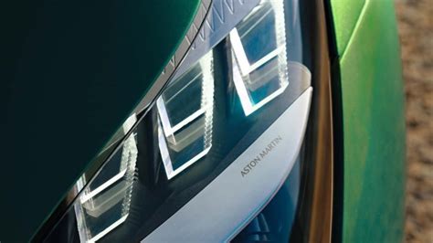Aston Martin Db12 Tampil Lebih Power V8 4 0 Liter Turbo Jana Kuasa 671hp Mekanika