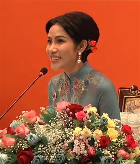 ปักพินโดย Onlyforyou Closet ใน เจ้าคุณพระสินีนาถ พิลาสกัลยาณี ลูกสาว กษัตริย์ แม่