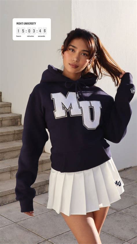 Mishti Rahman Scrolller