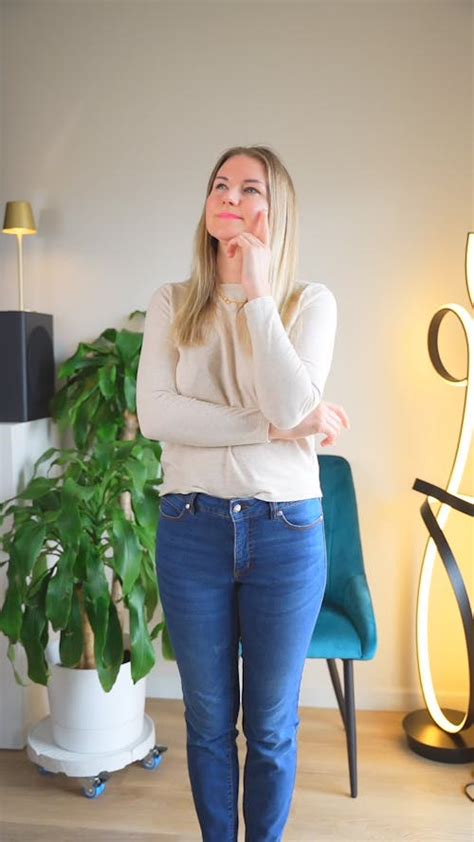 Girldancingwithoutwearingsomething Videos Download The Best Free