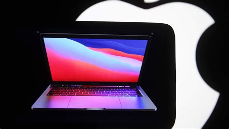 Техническая задержка Apple сохранила долю в сегменте ноутбуков в России Статьи Известия