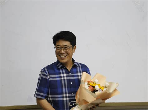 甘肃考古暨中华文明探源系列学术讲座之八 甘肃省文物考古研究所所长陈国科研究员为我院学生作学术报告 西北民族大学历史文化学院