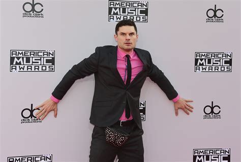 Whos The Lead Guy In Das Sound Machine Youll Probably Be Seeing A Lot More Of Flula Borg