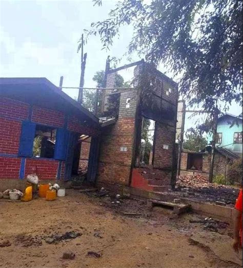 ဂန့်ဂါမြို့နယ်၊ လုံခြုံရွာနှင့် မကျည်းခင်ရွာတို့ကို စစ်တပ်က စစ်ကြောင်းထိုး နေအိမ်များကို မီးရ