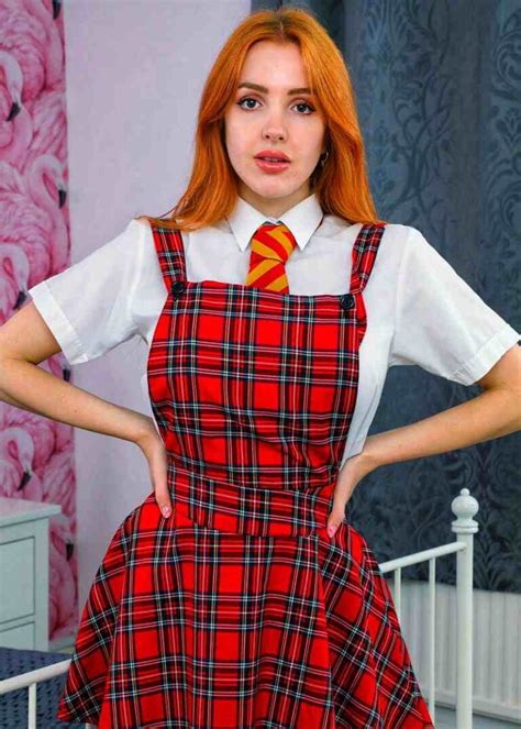 Scarlett Jones Wiki Bio Age Biography Boyfriend Husband Photos