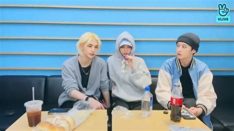 Трансляция Хёнджина Феликса и Ли Ноу из Стрей Кидс Смотреть онлайн в поиске Яндекса по Видео