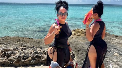 10 Hot Sexy Yoki Sturrup Bikini Pics