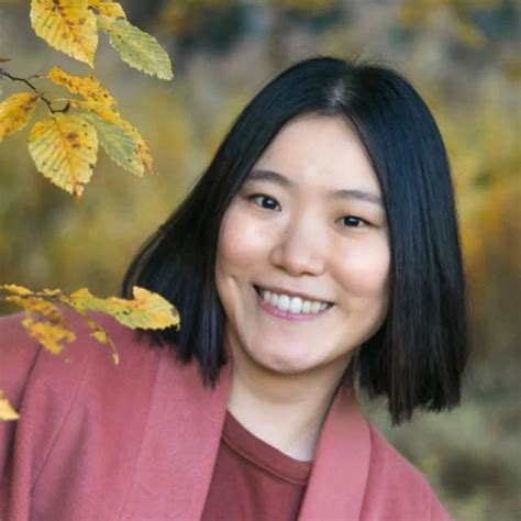 연기와 무상과 무아를 깨닫는 것은 무엇인가 그것은 이 세상은 끊임없이 인연 따라 변화하는 비실체적인 것들의 모임이라는 것을 깨닫는 것이다 그러나 우리 눈에는 나도 세상도