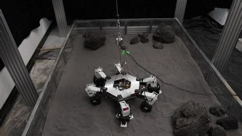 每日一词 太空采矿机器人 space mining robot 腾讯新闻