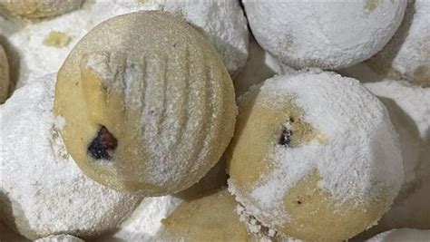 ماتتخدعوش فى اسم لابوار سيدة تحذر من شراء كعك العيد منهم