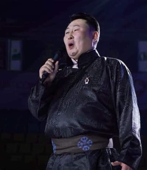 Дүгэрээгийн Аав ээж 2 ыгоо жаахан л хүлээчих🙏 Орон гэртээ тогтож өгдөггүй явж явж ирээд хэдхэн