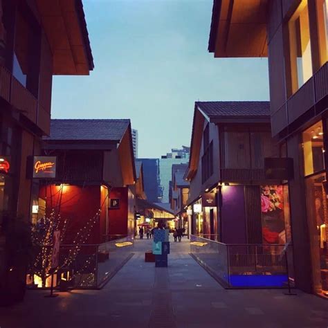 2024成都远洋太古里购物古老街巷与历史建筑，再融【去哪儿攻略】