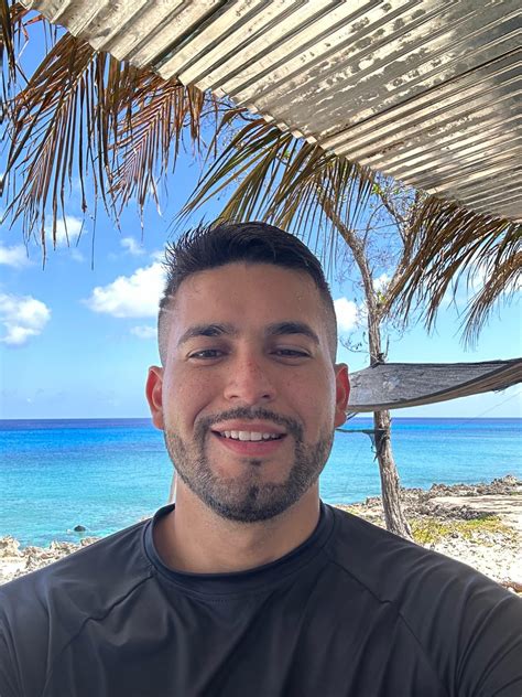 Visitó Tu Perfil 20 Veces 👤1 Te Envió Una Solicitud De Amistad🥰