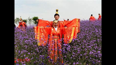 라벤더 꽃의 바다에서 일생을 언약한 101쌍 신혼부부 Youtube