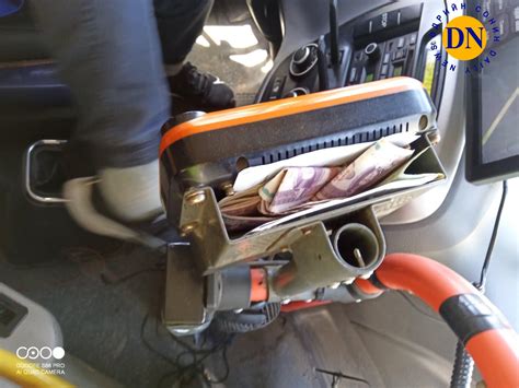 Мөнгө хураах хайрцгийг таглаж зорчигчоос бэлэн мөнгө авч байсан жолоочийн хөдөлмөрийн гэрээг