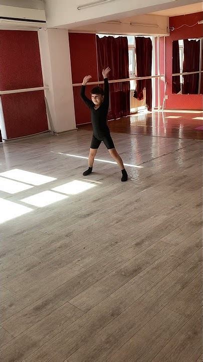 Гимнастка Каждая девочка должна быть гибкой Youtube