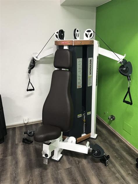 Star Trac Human Sport Shoulder Chest Dual Function Home
