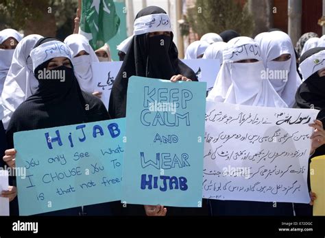 Quetta 4th Sep 2014 Pakistani Women Covering Their Faces With Hijab