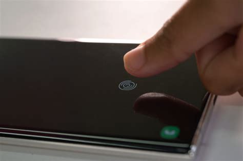 Qualcomms Second Gen Ultrasonic Fingerprint Sensor Is Bigger And Faster Beebom
