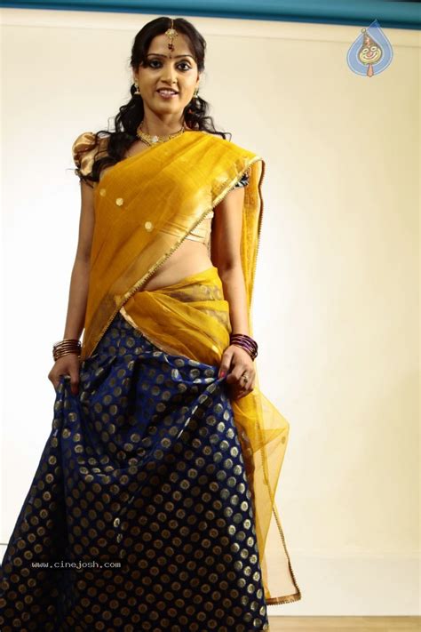 Divya Singh Hot Gallery Photo 10 Of 102