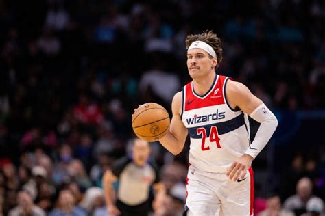 Wizards Kispert Undergoes Thumb Surgery Out For Season Hoops Rumors