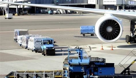 空运到美国多少钱一公斤货物空运到美国的费用是 百运网