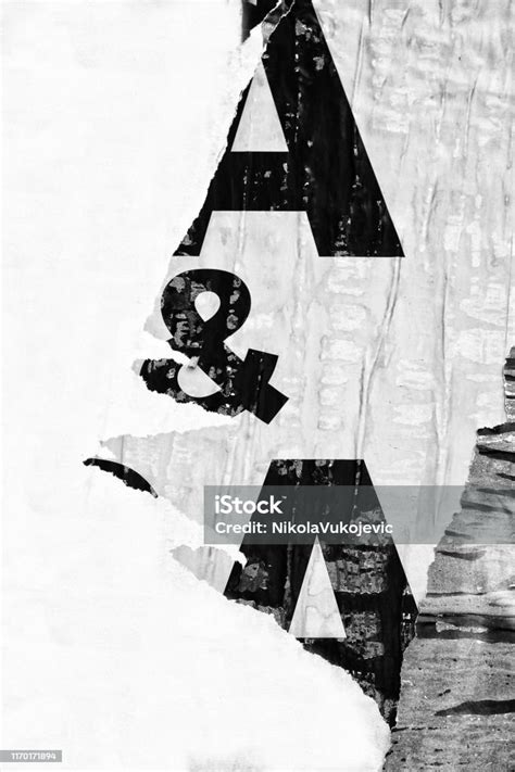 오래 된 찢어진 찢어진 된 종이 구겨진 된 거리 콜라주 포스터 플래카드 그런 지 텍스처 배경 배경 0명에 대한 스톡 사진 및 기타 이미지 Istock