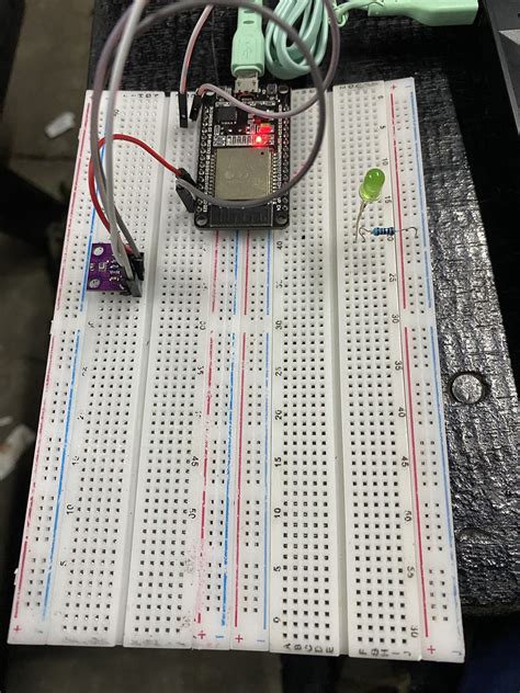 project esp32 2 simple i o februari 13 2022 by danendra gilang