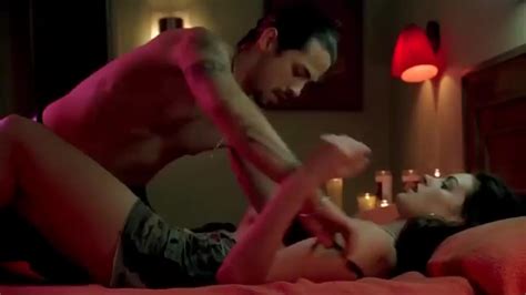 Anne Hathaways Such A Good Actress Her Nipples Get Progressively
