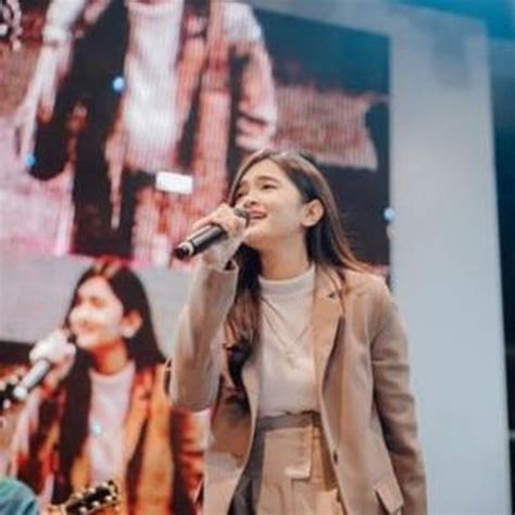 8 Beautiful Portraits Of Elsya Singer Of The Viral Song Trauma