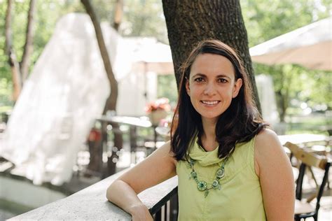 Деница Илчева психотерапевт психолог автор Чакалнята