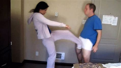 Vancouver Domina Jasmine S Surprise Ballbust Quicktime Format Crudelis Amator Ballbusting