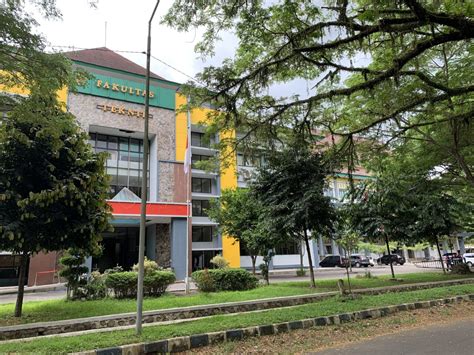 Puluhan Mahasiswa Fakultas Teknik Universitas Jember Stres Faktualnews Co