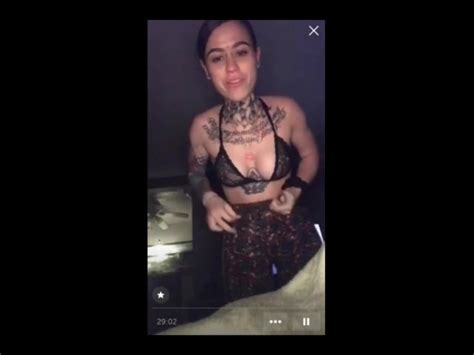 Loud Fart During Livestream Thisvid Com