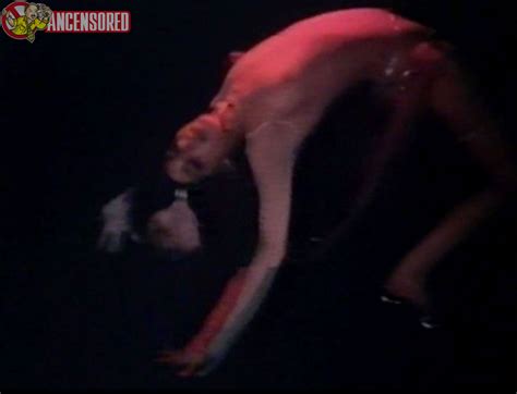 Голая Фредерик в The Carhops