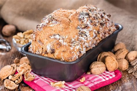 Premium Photo Walnut Bread