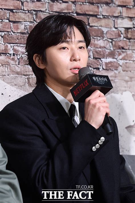 박서준 10세 연하 모델과 열애설…소속사 사생활