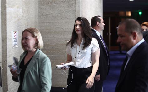 Кметът на „Люлин“ Кирил Петков поиска да назнача мъжа на Лена Бориславова за зам кмет