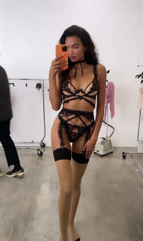 Kelly Gale Shows Off Revealing Lingerie 2 Photos Videos The
