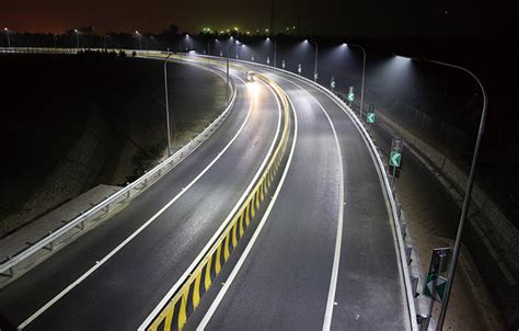 为什么国内大部分高速不安装高速公路LED路灯