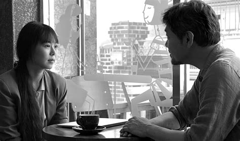 컬러가 당연한 시대 국내 감독들은 왜 흑백으로 영화를 제작했을까