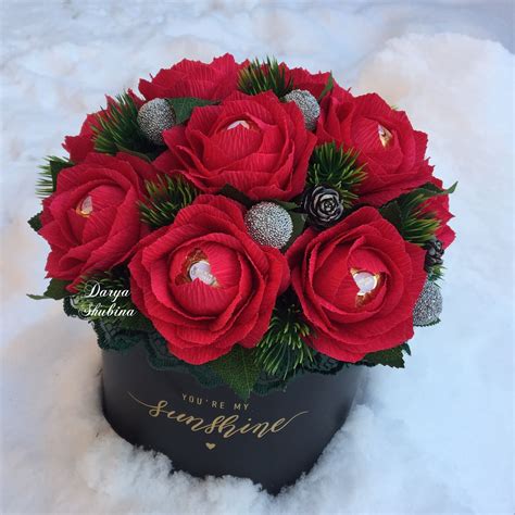 Букет в шляпной коробке | Sweet bouquet, Chocolate flowers bouquet ...