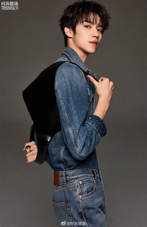 Pin By Tapita 💚 On 罗一舟 Luo Yizhou Song Wei Long Kpop Bias