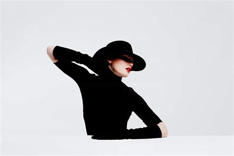 21 Fashion Poses Ideas And Tips For Photographing Models