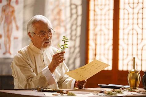 医生眼镜书药中医8904cb265老中医研究中药创意图片getty Images China 花瓣网