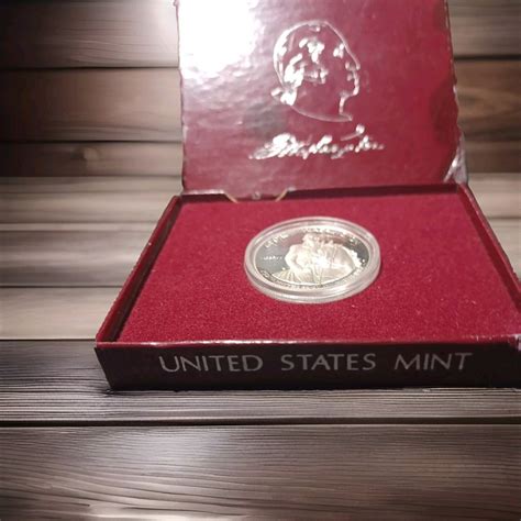 1732 1982 George Washington 90 Silver Proof Unc Commemorative Half